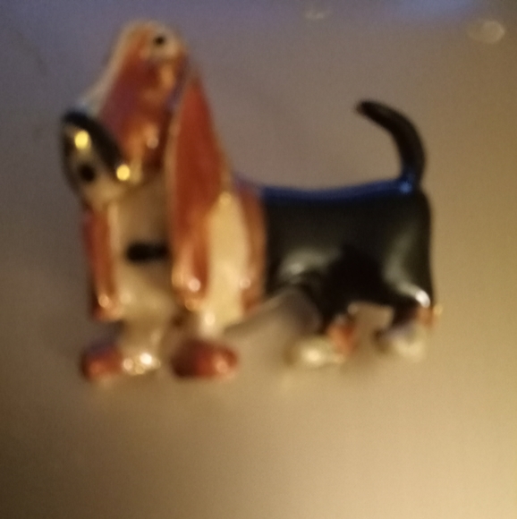 Jewelry | Vintage Bassett Hound Dog Brooch Realistic Looking | Poshmark